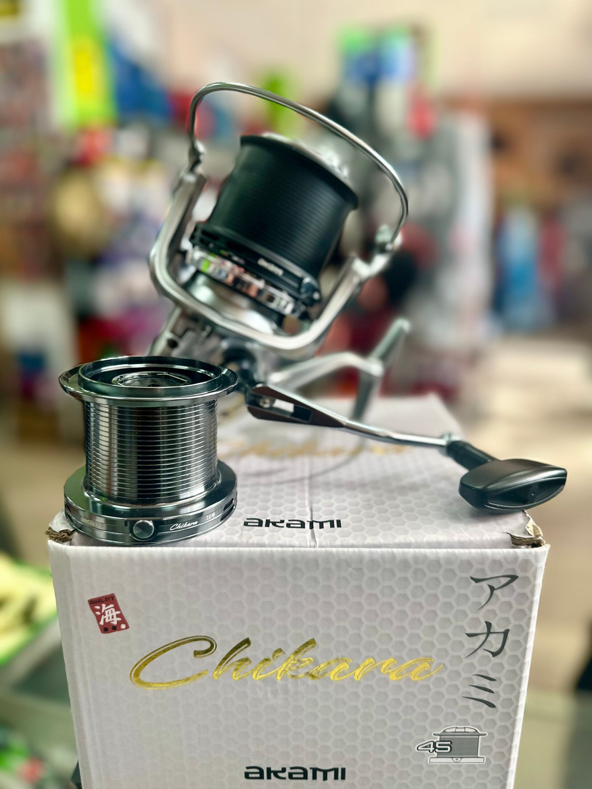 Carrete Akami CHIKARA - Pescaracing