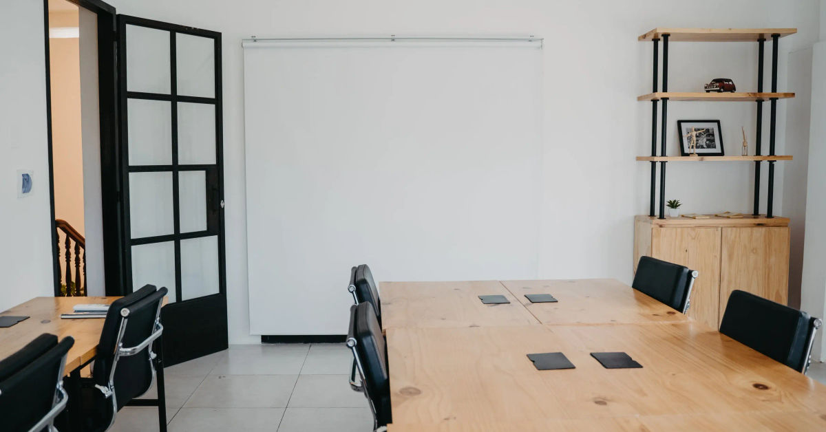 Coworking Space vs Office Space: Which One is Right For You