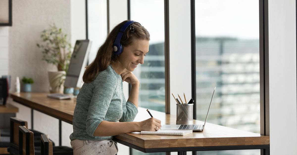 Best Business Podcasts For All Entrepreneurs | Office Hub