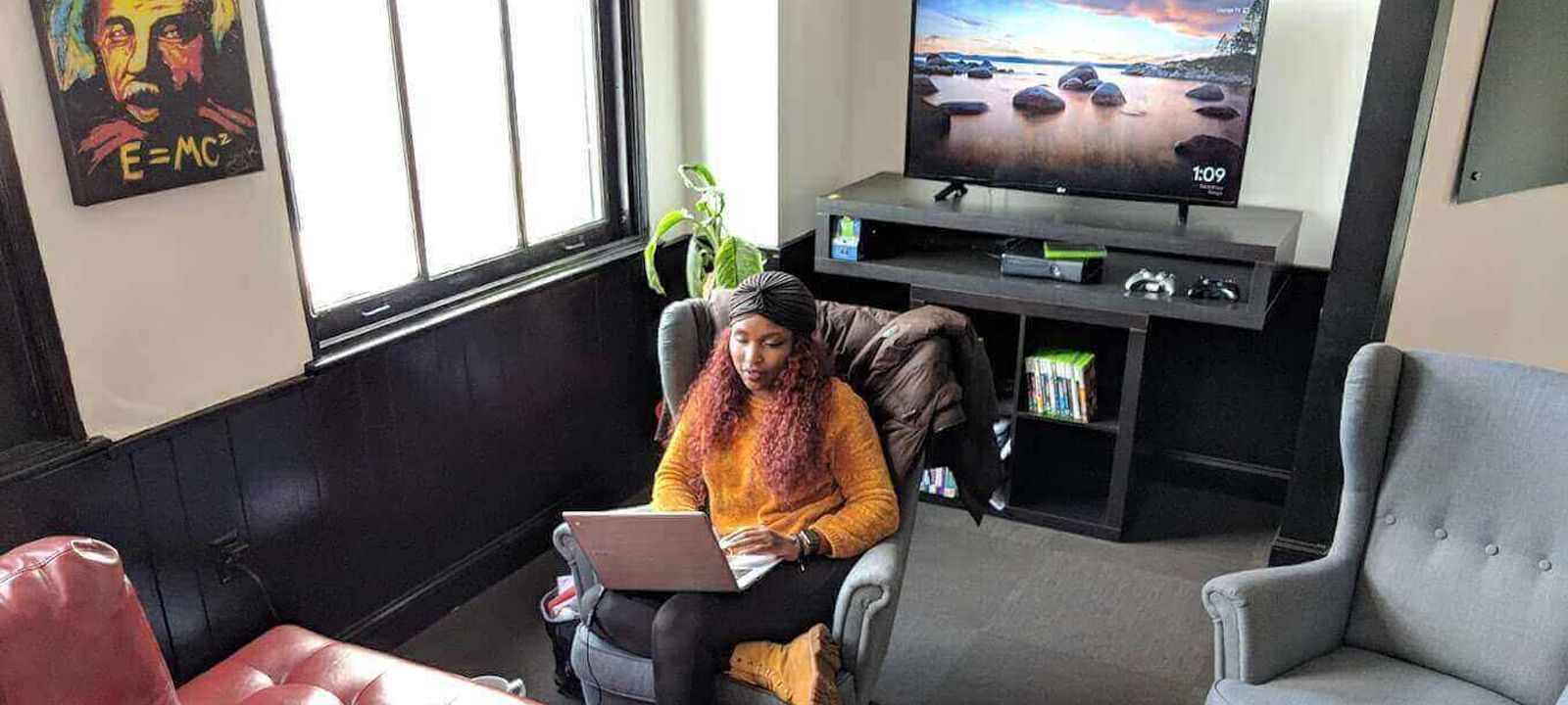 2 Person Coworking Space at 1001 State St, Erie | Office Hub