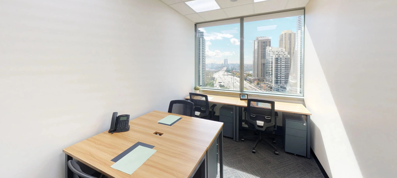 1 Person Coworking Space at 207 Kent Street, Sydney | Office Hub