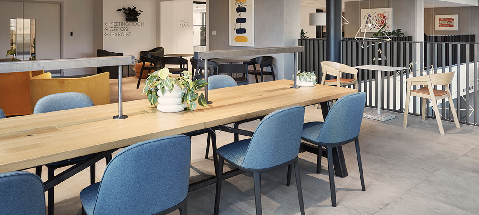 1 Person Coworking Space at 2 Fitzalan Road, Cardiff | Office Hub
