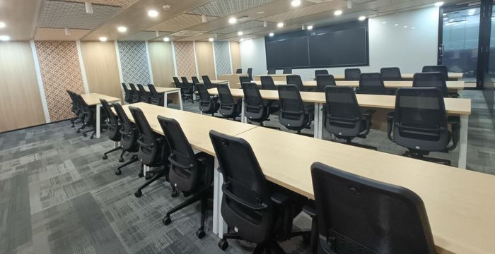 5 Person Private Office at 17 Race Course Rd Janjeerwala Square New ...