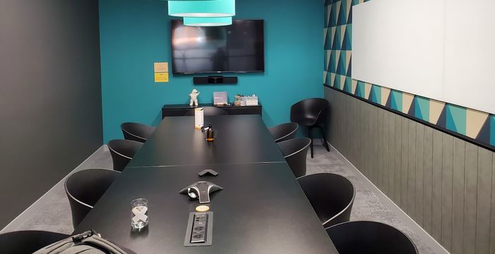 4 Person Private Office at 174 Hammersmith Road, Hammersmith | Office Hub