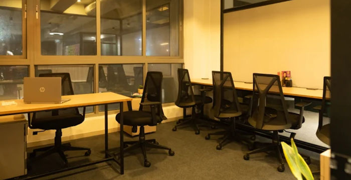 1 Person Coworking Space at Aagam Vivianna Mall Opp Florence Vesu ...