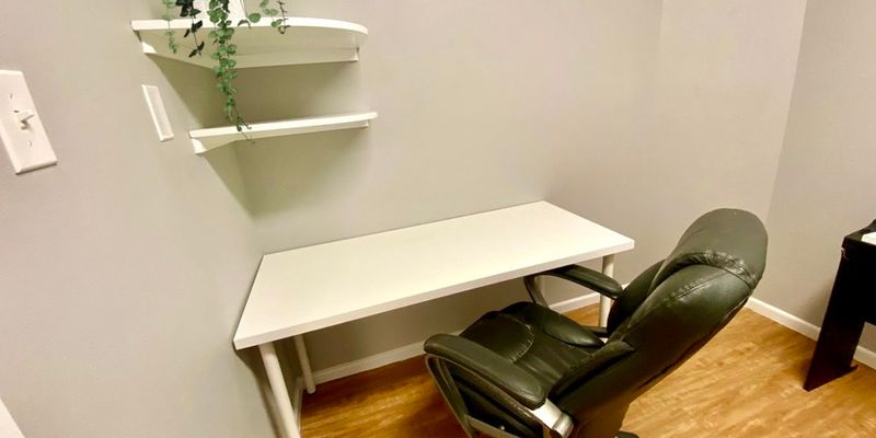 1 Person Coworking Space at 457 Landa ST, NEW Braunfels | Office Hub