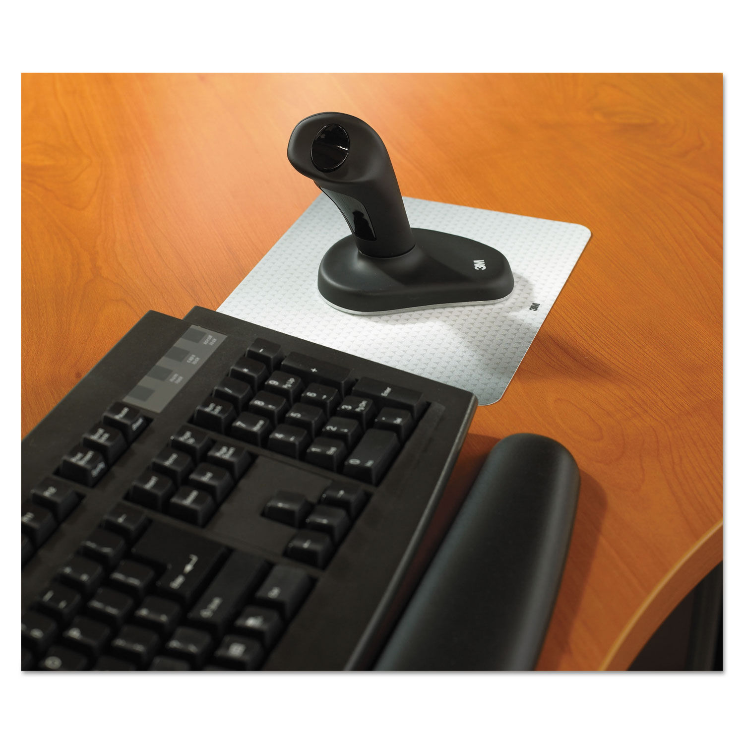 Ergonomic Wireless Three-Button Optical Mouse by 3M™ MMMEM550GPS ...