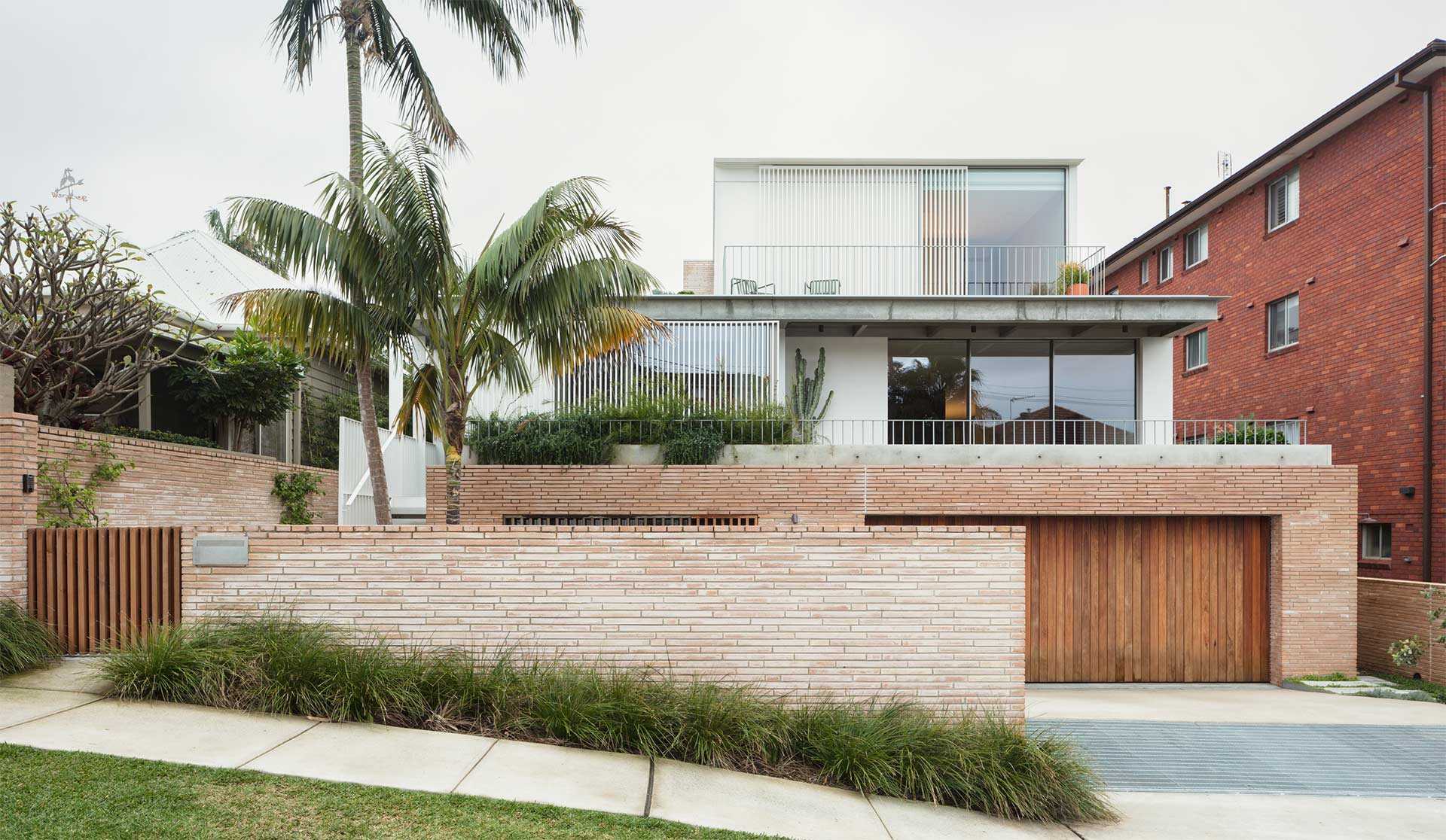 3 Coastal Brick Homes to Inspire Beachside Living | Brickworks