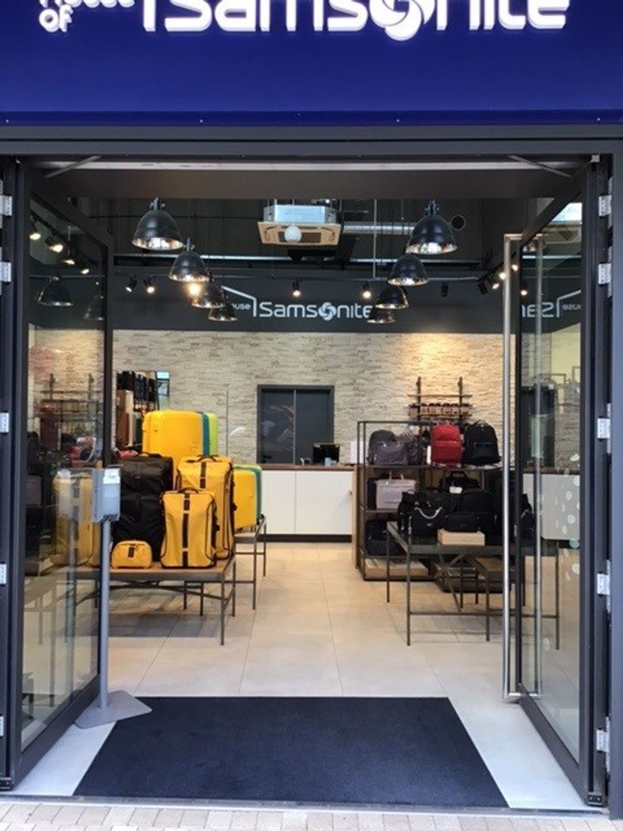 Samsonite Outlet Store • BIS ZU -70% | Outlet Montabaur