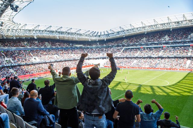 These are the 20 biggest rivalries in football | P1 Travel