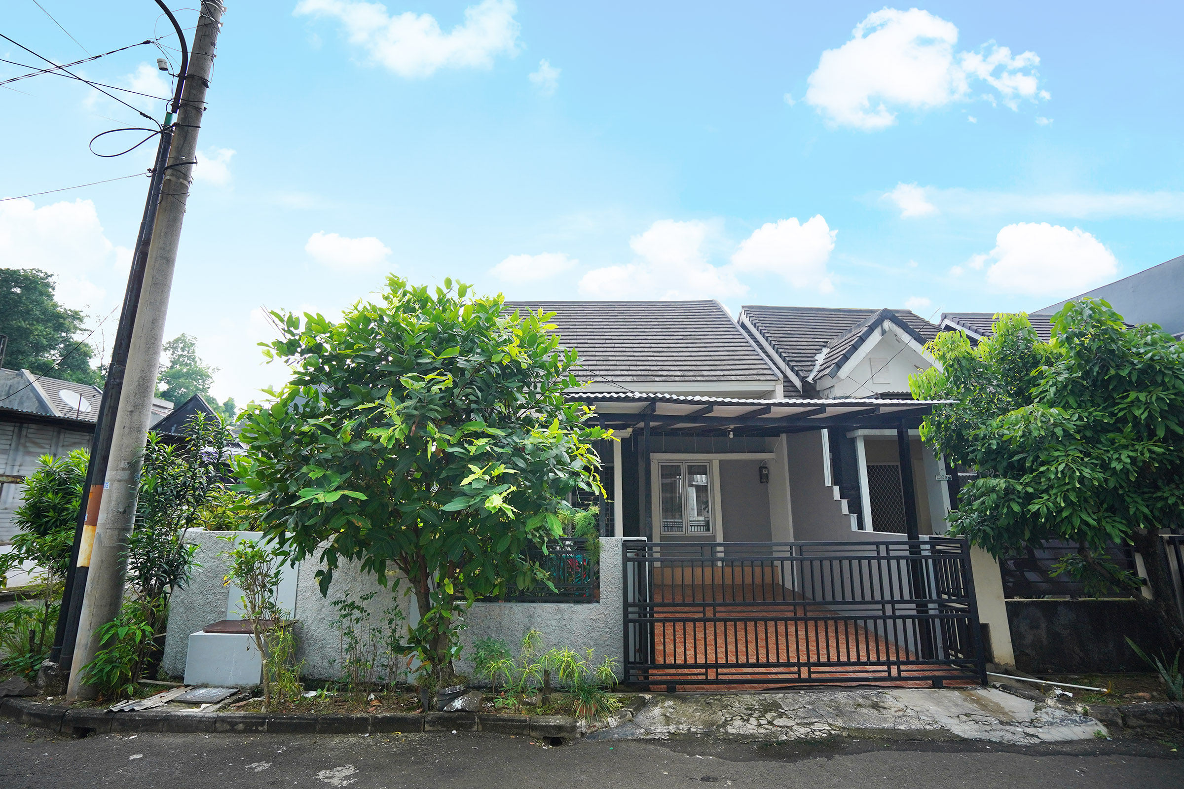 Rumah Graha Raya Cluster Anggrek Loka Dijual - Siap Huni, Siap KPR ...