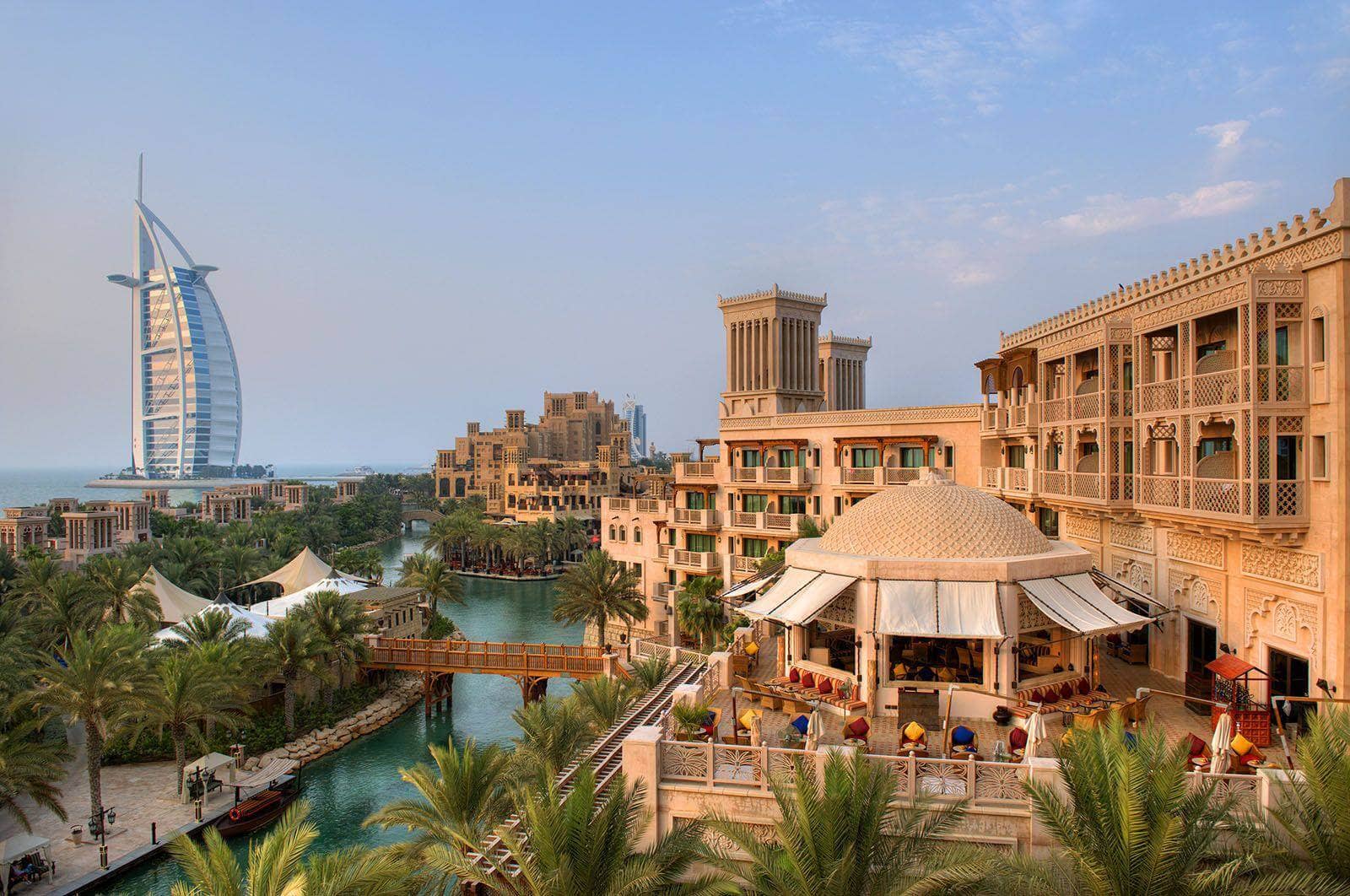 Logotipo De Madinat Jumeirah New Year Gala Dinner In Madinat Jumeirah,