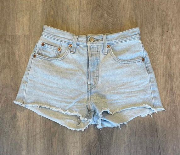 Levi’s Levi 501 jean shorts light wash Size 25 - $40 - From McKenzie