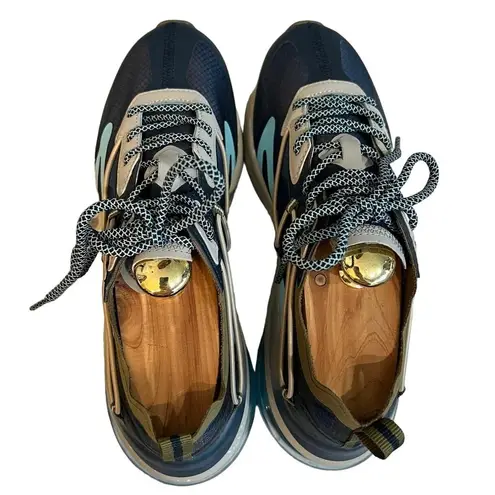 Fabletics shoes store