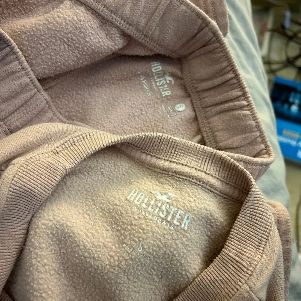 Hollister Pink Matching Sweatpants and Sweatshirt Set - $26 - From Kathryn