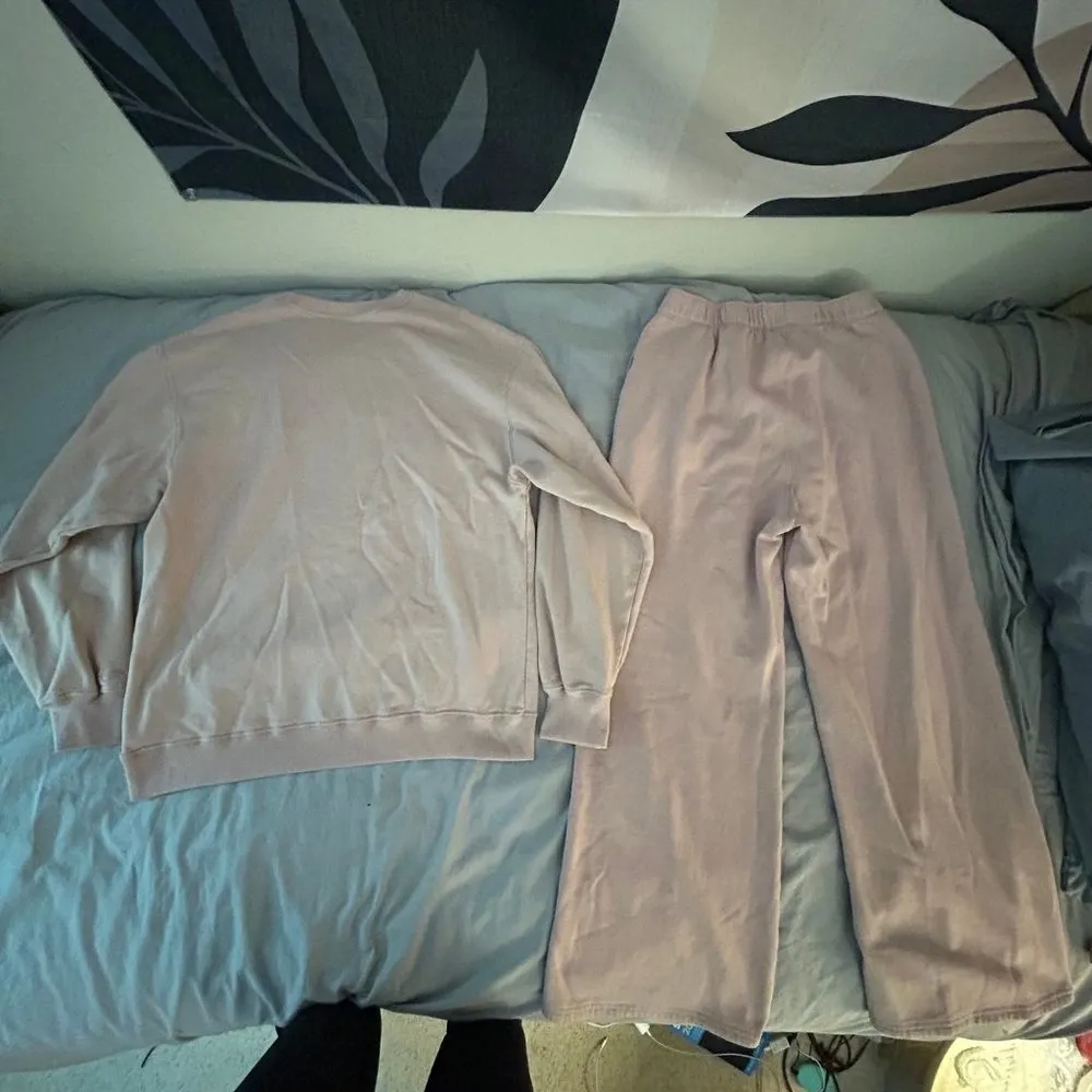 Hollister Pink Matching Sweatpants and Sweatshirt Set - $26 - From Kathryn