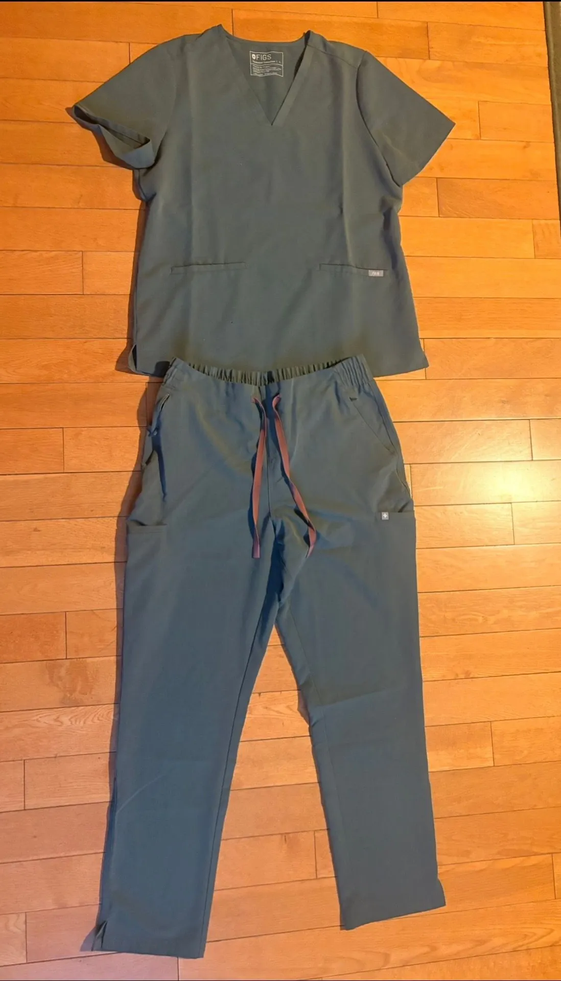 FIGS Women Casma Top & Evan’s Bottom L (Bonsai Color) Green Size L ...