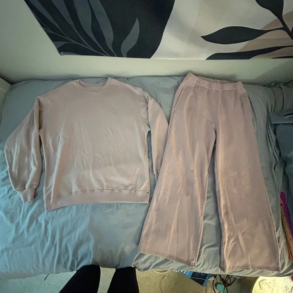 Hollister Pink Matching Sweatpants and Sweatshirt Set - $26 - From Kathryn