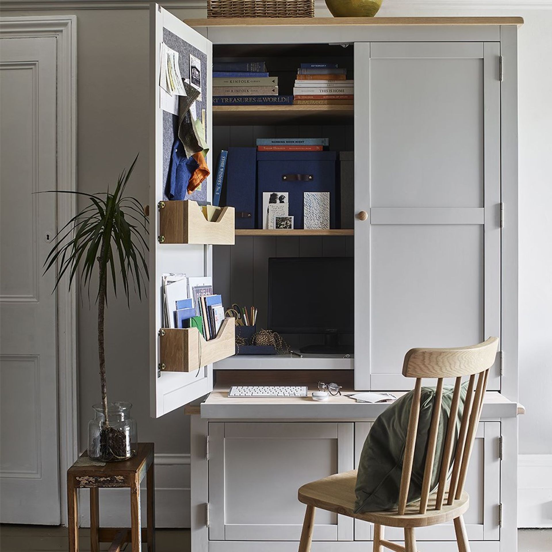 Wooden Home Office Desks | Office Tables |The Cotswold Company