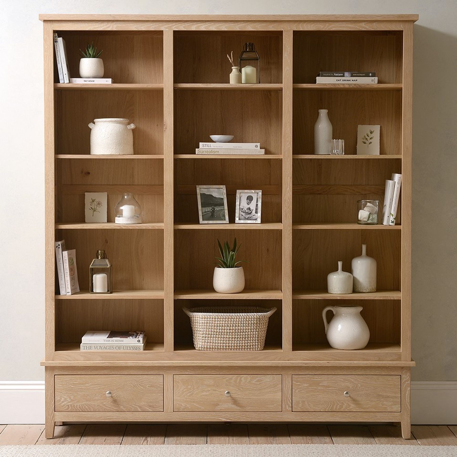 Grand Bookcases - The Cotswold Company