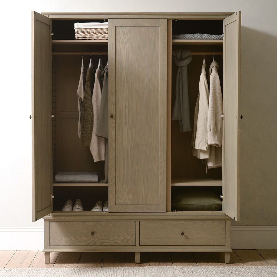 Triple Wardrobes | Solid Oak & Pine Three Door Wardrobes | The Cotswold ...