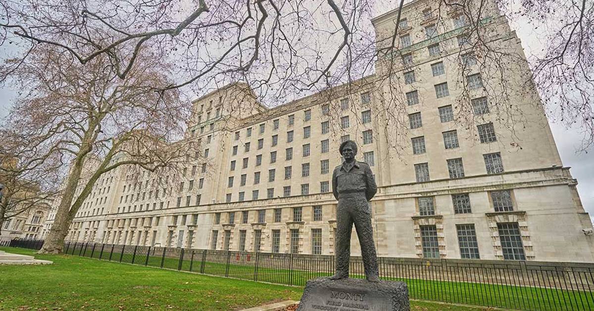 Enemy Action: The Ministry of Defence, Academia and the Historical ...