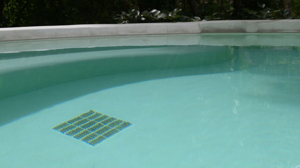 How To Stop Groundwater Seepage In Pool [Explained]