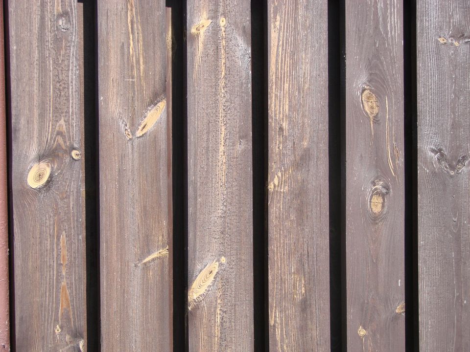 Vertical Timber Batten Pool Fences In Australia - Good Idea?