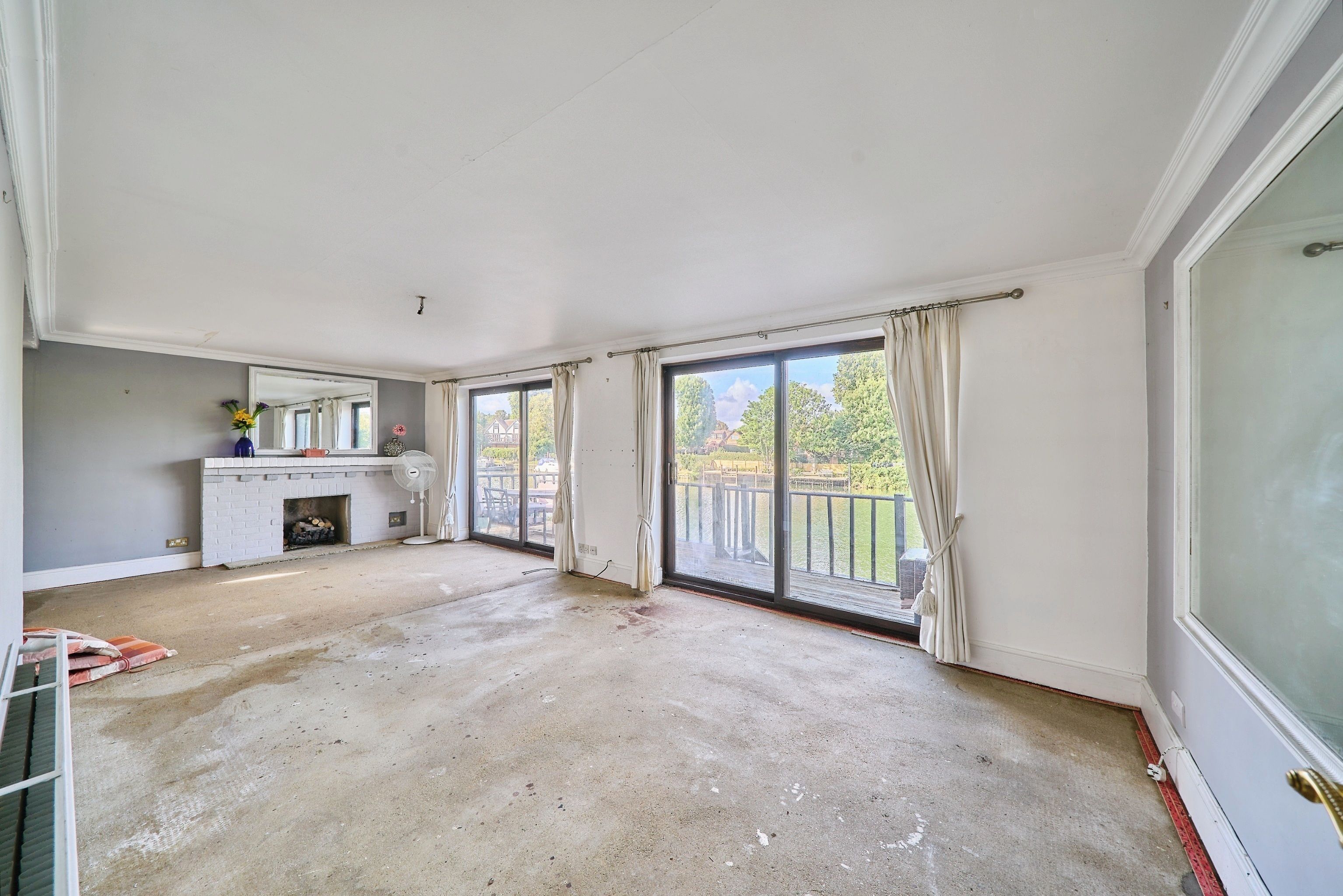 Englefield Green Property For Sale | Purplebricks