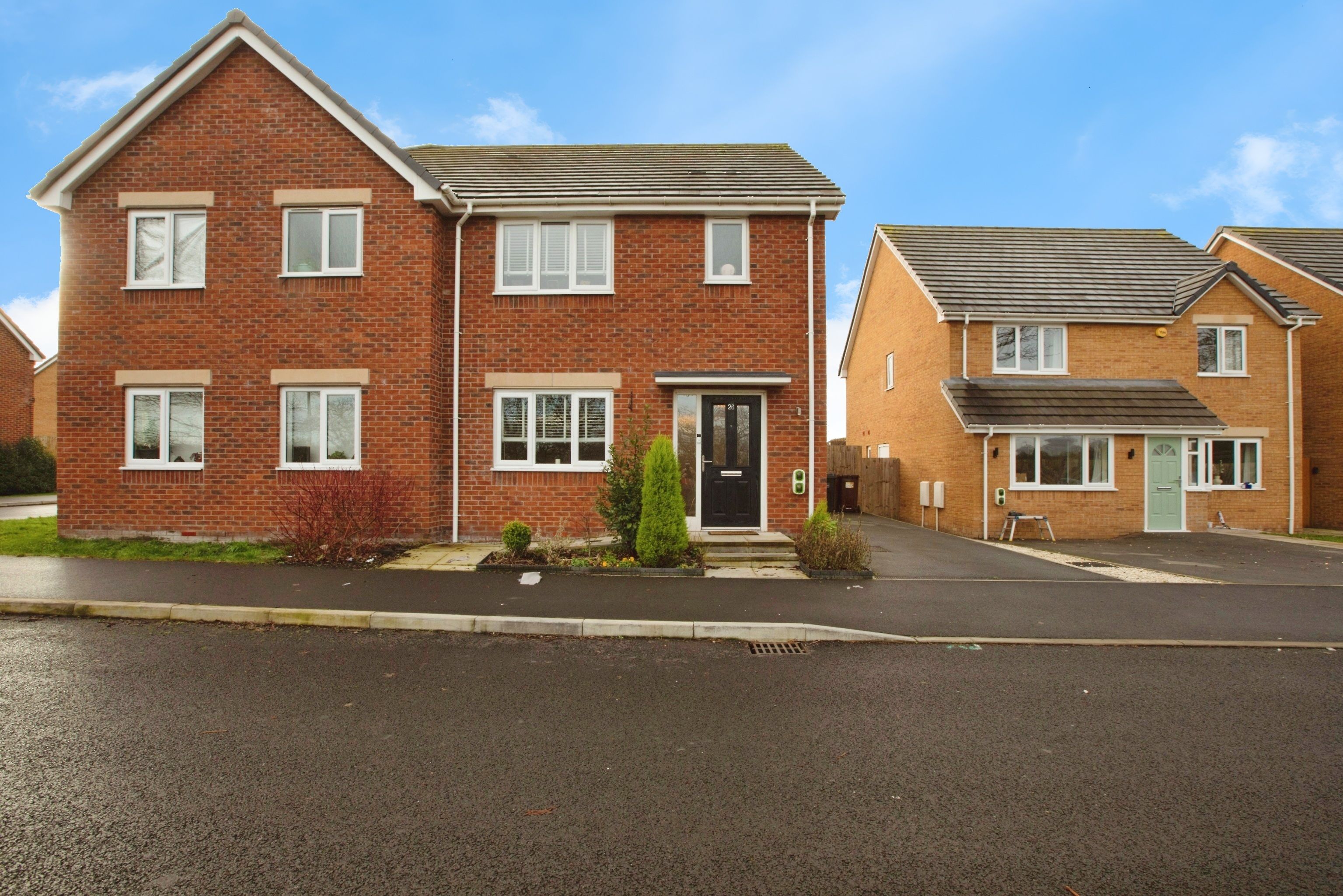 2 Houses & Flats For Sale in Walton Summit Centre | Purplebricks