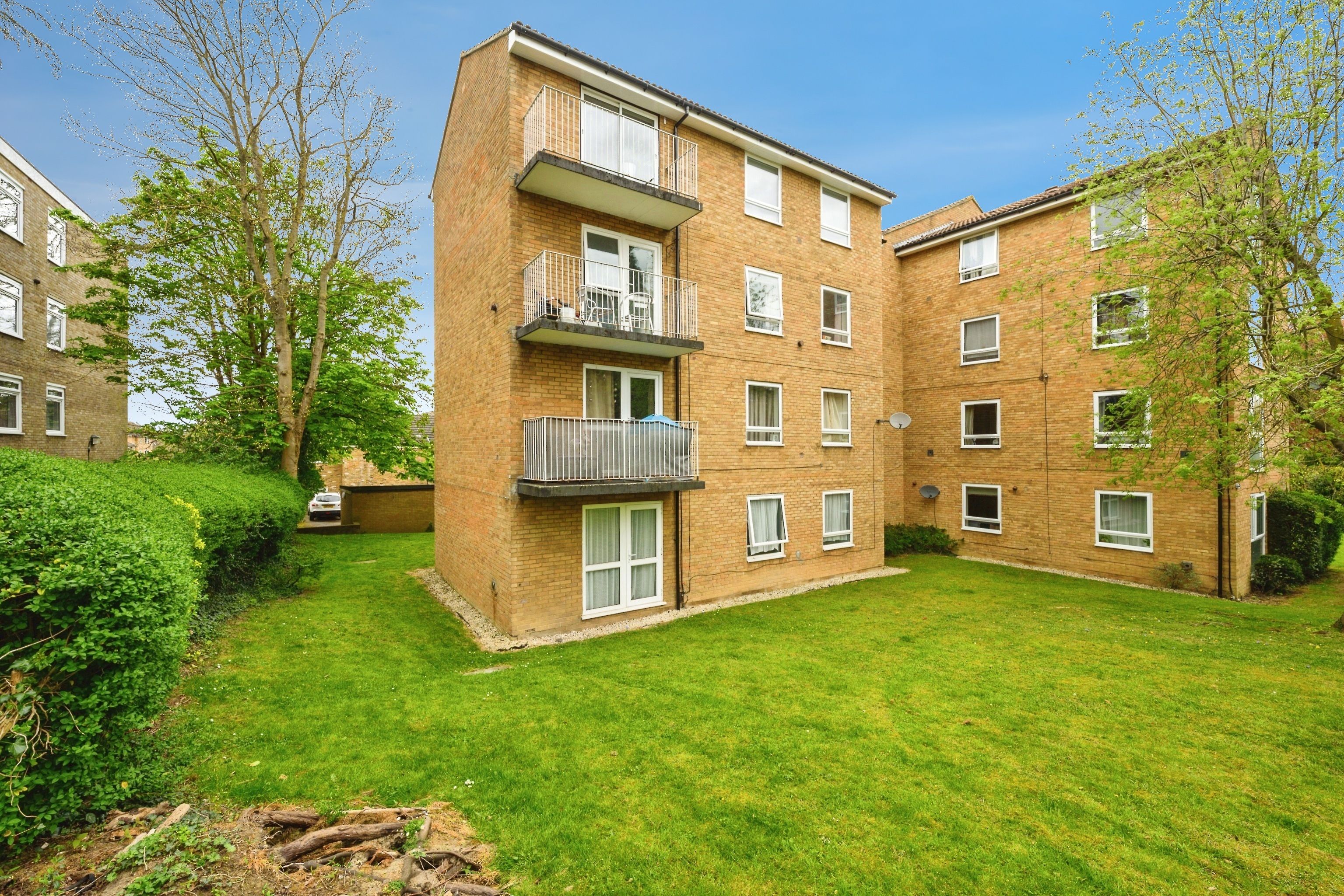 5 Houses & Flats For Sale in Ventnor | Purplebricks