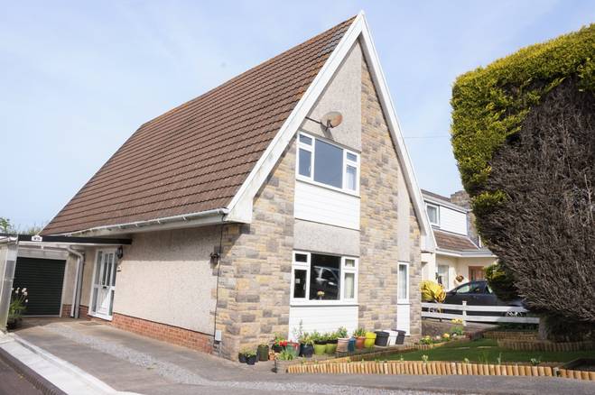 3 bedroom detached house for sale in Lady Housty Avenue, Newton, SA3 4TS