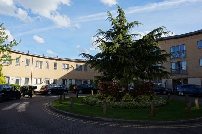 2 bedroom apartment to rent in Sovereign Place, Harrow, HA1 2FL