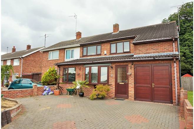 4 bedroom semi-detached house for sale in Church Close, Stilton , PE7 3RG