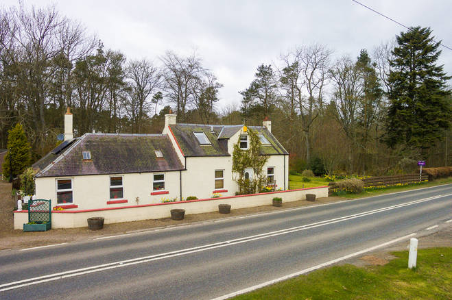 4 bedroom detached house for sale in Edgerston, Nr Jedburgh, TD8 6PP