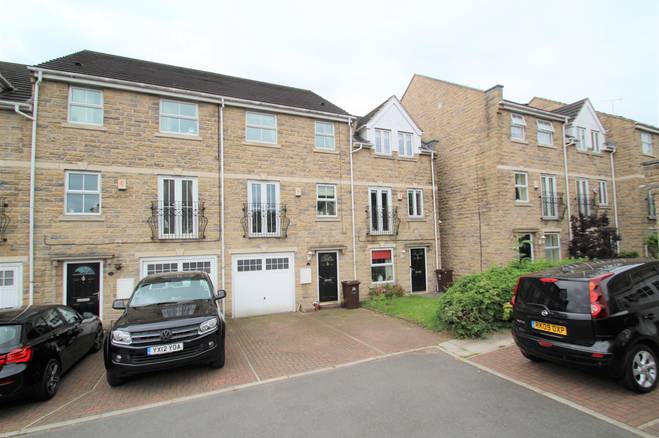 4 bedroom town house for sale in Normanton Spring Road, Sheffield, S13 7BA
