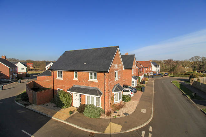 3 bedroom detached house for sale in Trefoil Road, Hailsham, Wealden ...