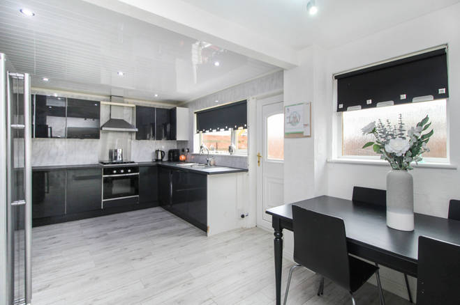 3 bedroom terraced house for sale in Glen Prosen, Glasgow, G74 3TA