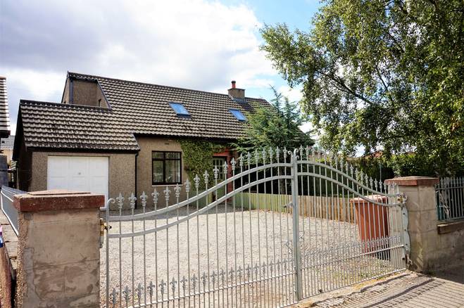5 bedroom detached house for sale in Ashgrove Road, Elgin, IV30 1UU
