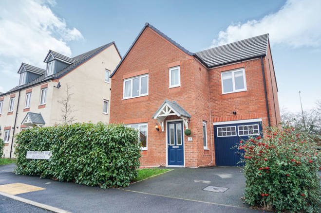 4 bedroom detached house for sale in Aspen Way, Penyffordd, Chester ...