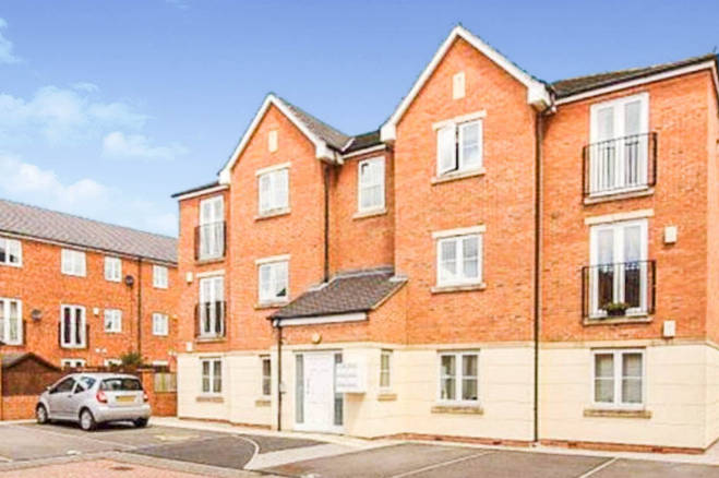 2 bedroom flat for sale in Ainsley Court, Swarcliffe, Leeds, LS14 5QL
