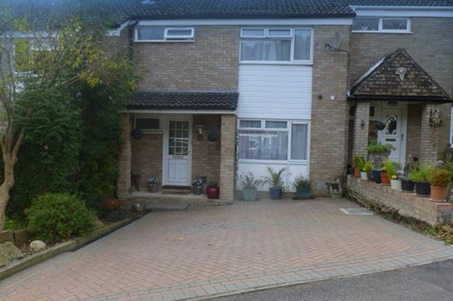 3 bedroom terraced house for sale in Rackfield, Haslemere, GU27 1NA