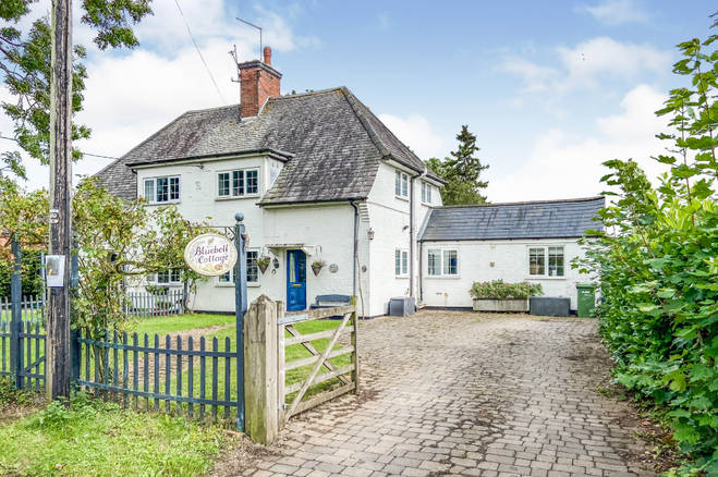 4 bedroom semi-detached house for sale in Manor Lane, Oakham, LE15 7JL
