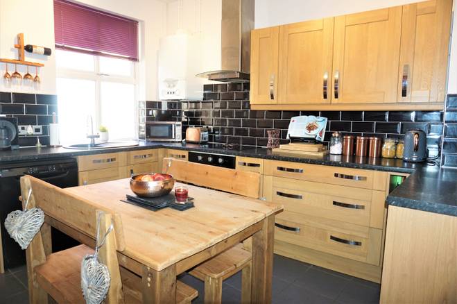 2 bedroom semi-detached house for sale in Trinity Lane, Beverley, HU17 0AT