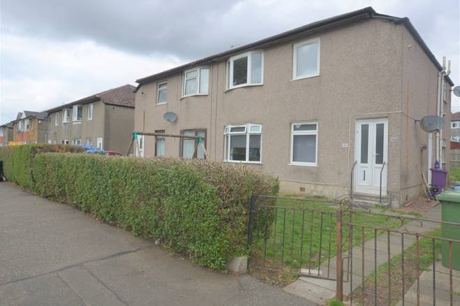 3 bedroom flat for sale in Croftfoot Road, Glasgow, G44 5JY