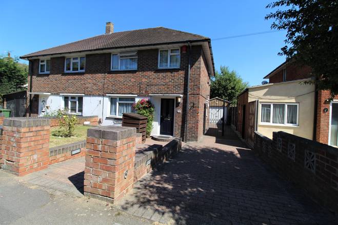 3 bedroom semi-detached house for sale in Lodge Hill, Welling, DA16 1BL