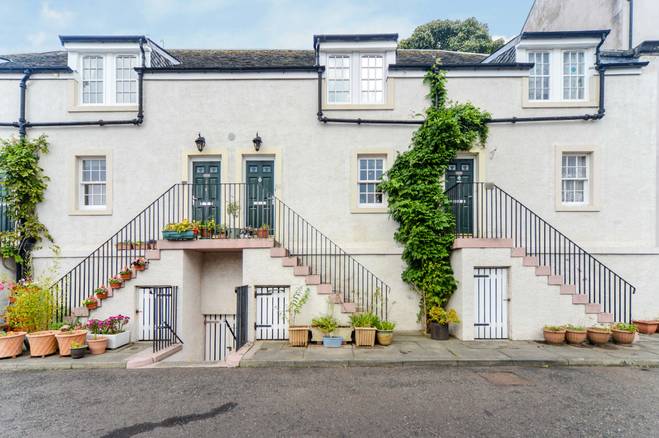 3 bedroom terraced house for sale in High Street, Musselburgh, EH21 7AD