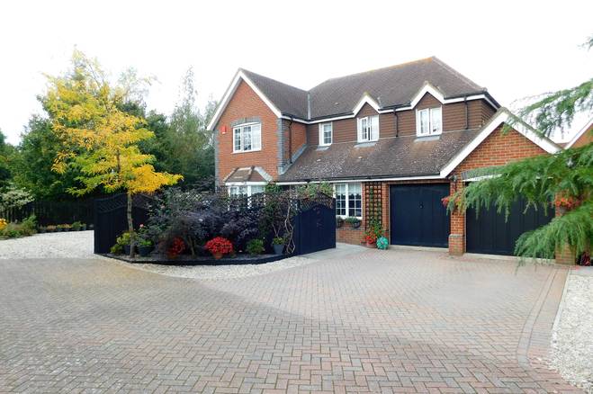5 bedroom detached house for sale in Orchard Grange, Lower Dicker, BN27 3PA