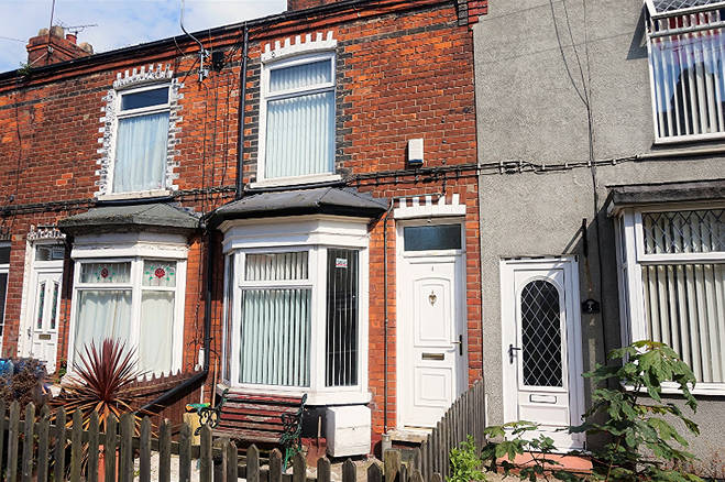 2 bedroom terraced house for sale in Whitby Street, Hull, HU8 7HP