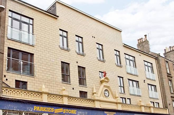 3 bedroom flat for sale in Seagate, Dundee, DD1 2ET
